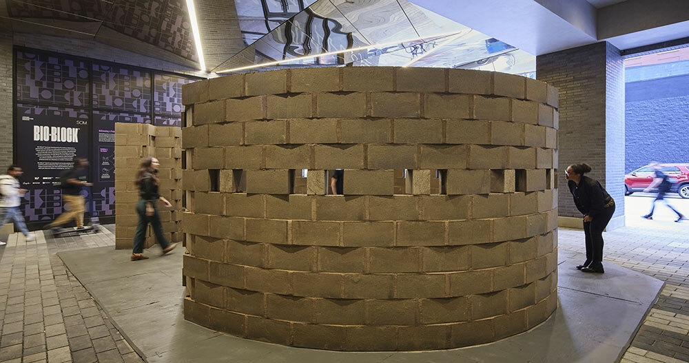 SOM demonstrates algae-based 'bio-block spiral' in chicago