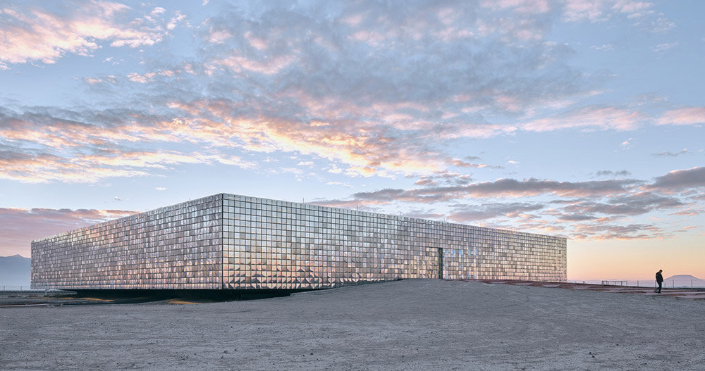 bilgin architects dots turkish solar plant with shimmering control center