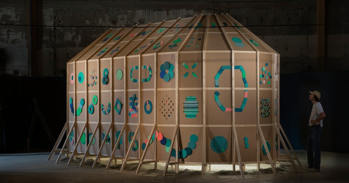 sand animates pinaffo & pluvinage's cardboard installation