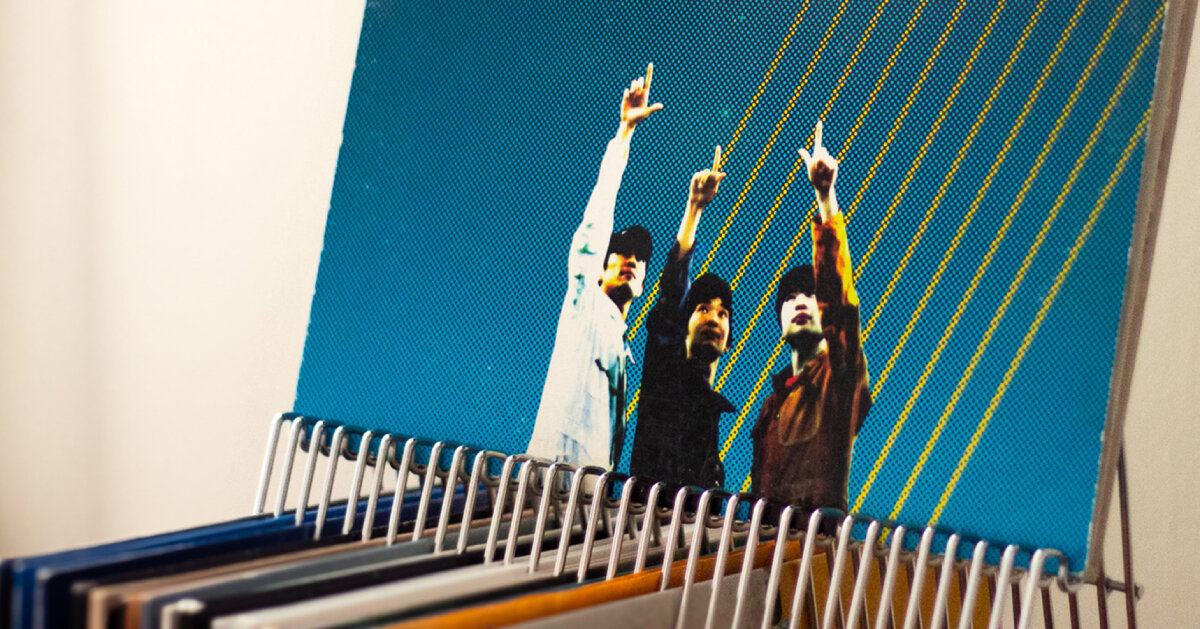 greg dubin's record storage & display echoes verner panton's designs