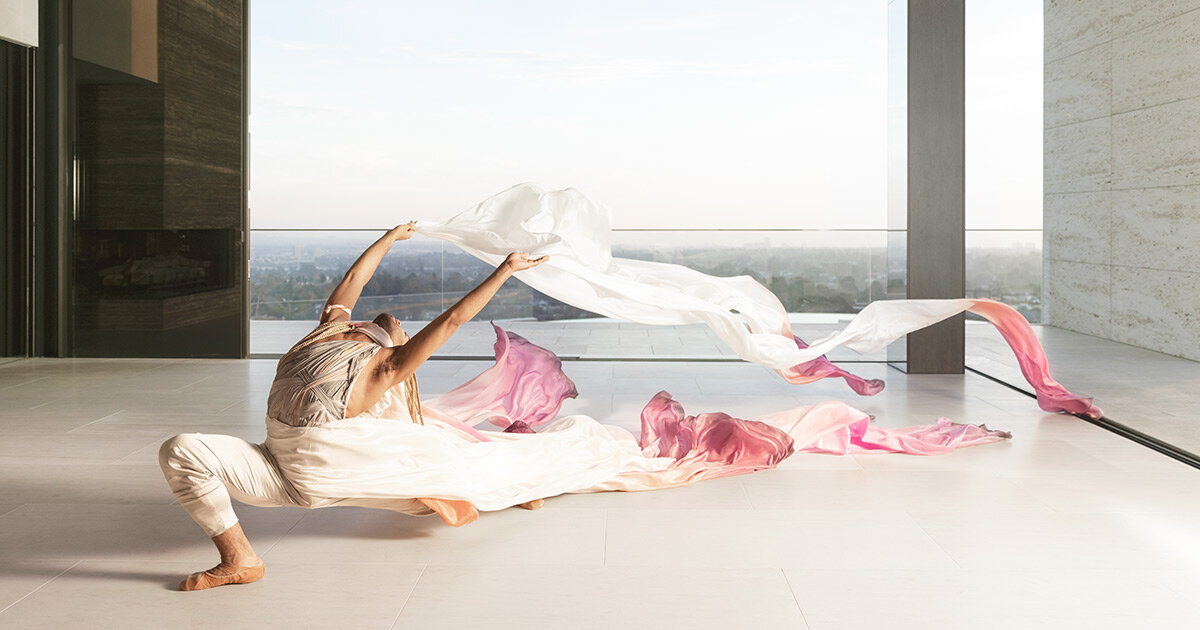 sky-frames’ frameless windows stage dance above los angeles