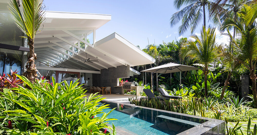 inverse project completes bioclimatic 'beach barn' in costa rica