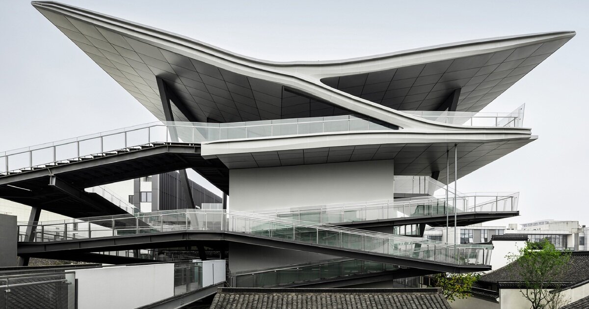 cascading planes encircle spActrum’s stellar isle center in chinese old ...