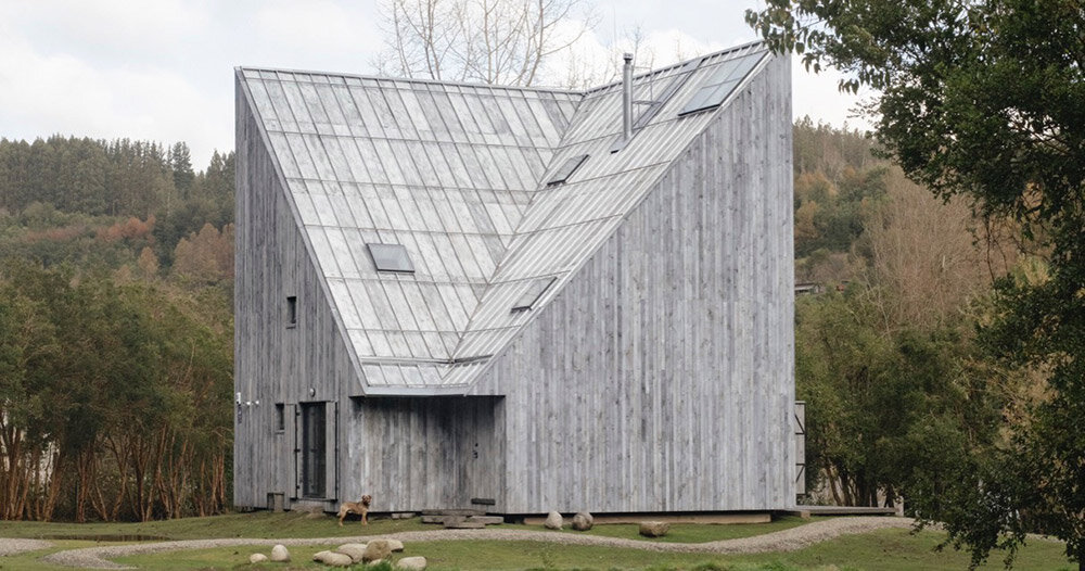 monolithic humo house rises in chile with architecture by iván bravo