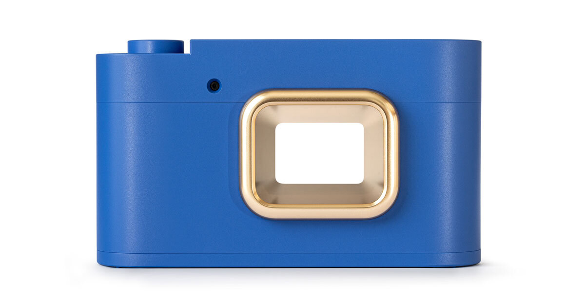 eye to eye camera's hollow viewfinder fosters direct photographer ...