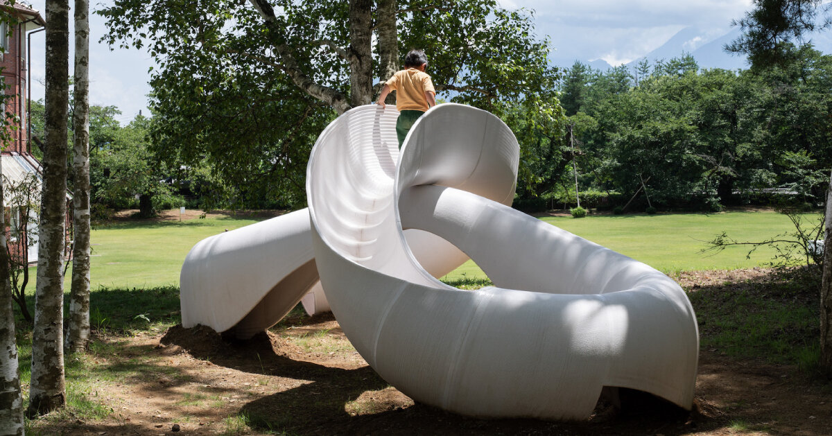 VUILD's 3D-printed slide loops like mobius strip in japan park