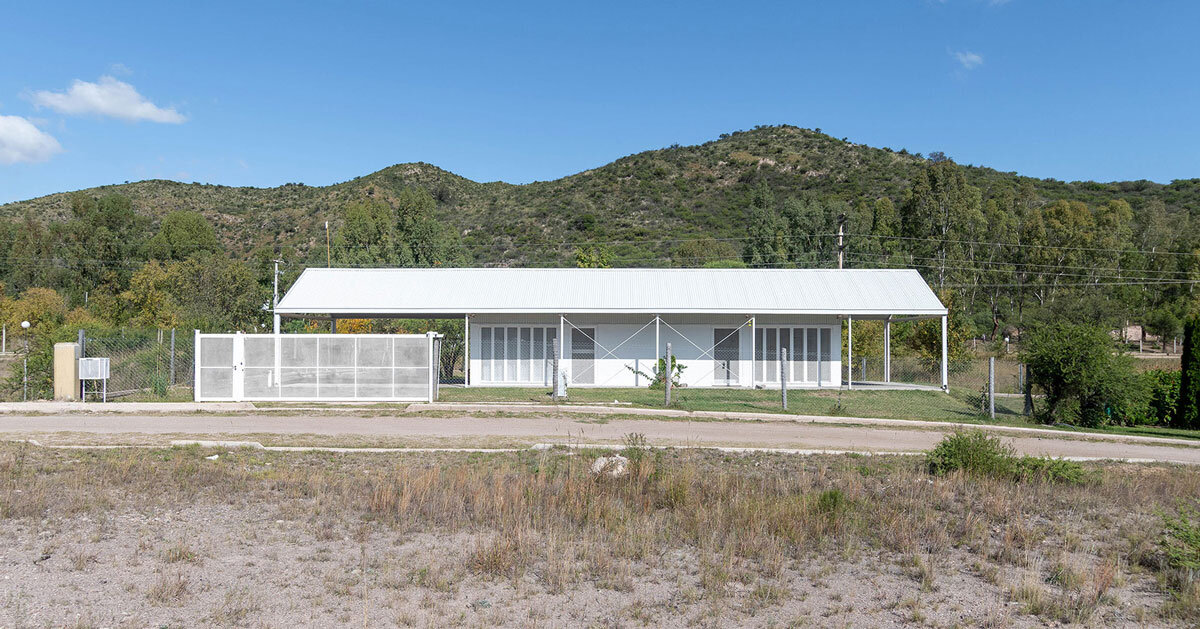 open steel grid by estudio BNAA reinterprets barn typology in argentina
