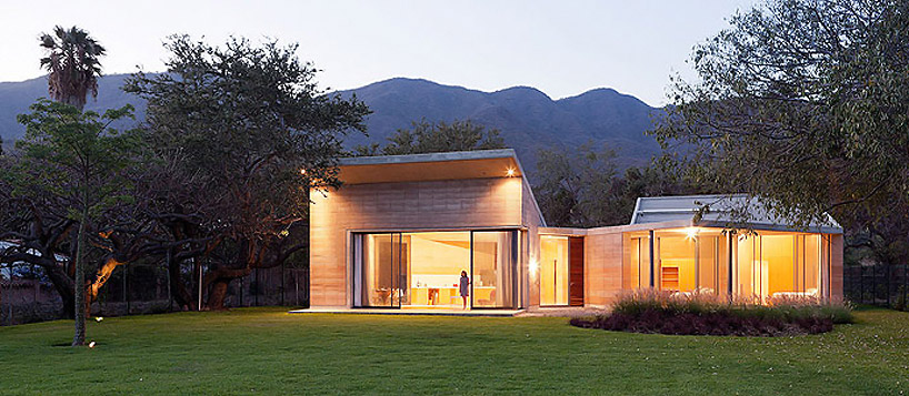 tatiana bilbao completes 'casa ajijic' in jalisco, mexico