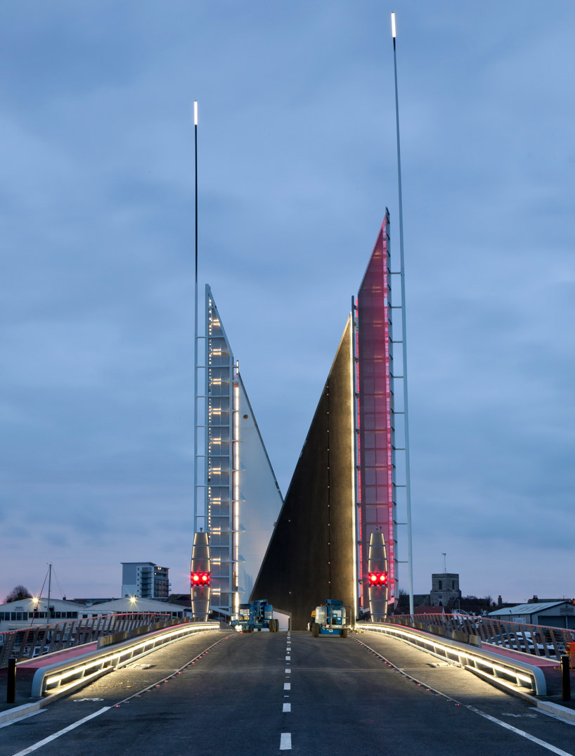 speirs + major and wilkinson eyre: twin sails bridge