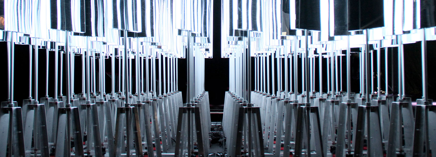 SOFTlab's interactive light installation uses 100 mirrored panels that ...
