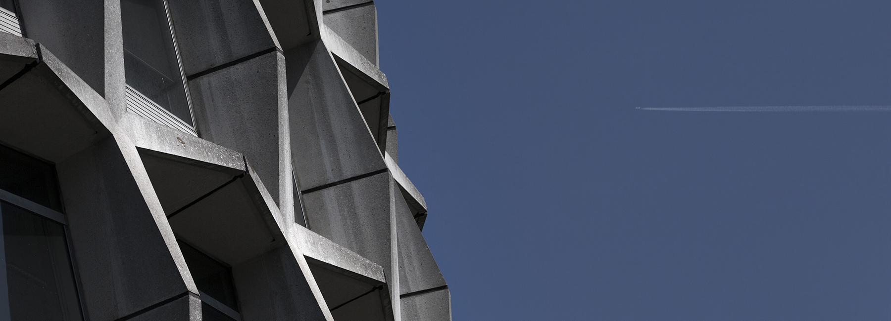 ste murray captures richard seifert's 'space house' in london ...