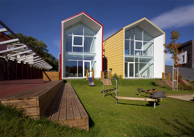 conveyer angles sloping facade in kindergarten kita bulgaria