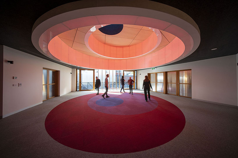 quakers center in melbourne features shifting circular worship space ...