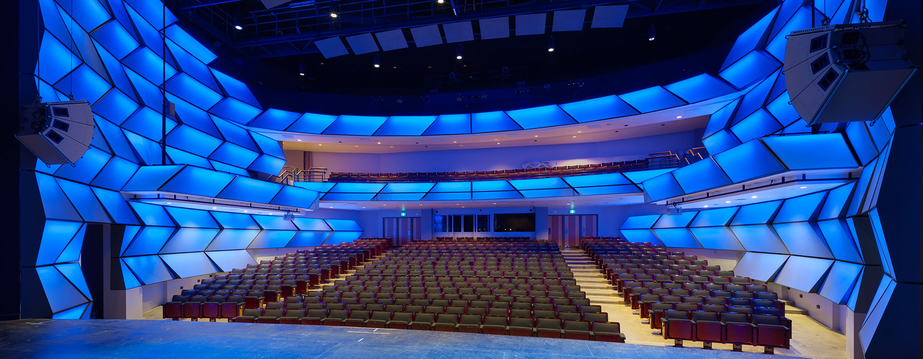 diamond schmitt architects reconfigure toronto centre for the arts