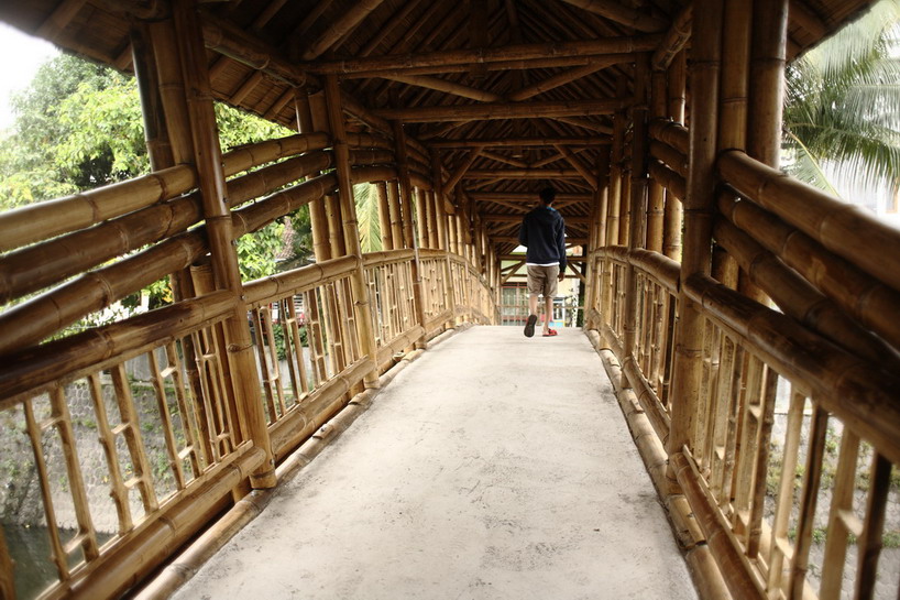 indonesian architects without borders bamboo bridge in solo, java