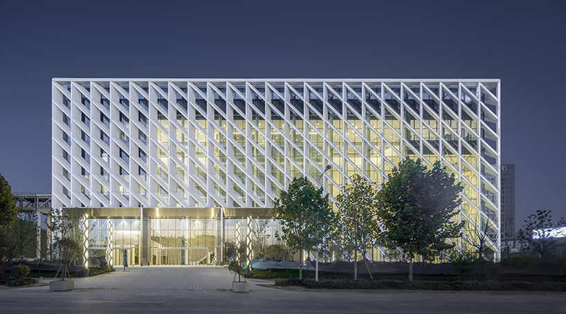 WSP architects' convention and exhibition center is like an ivory statuette