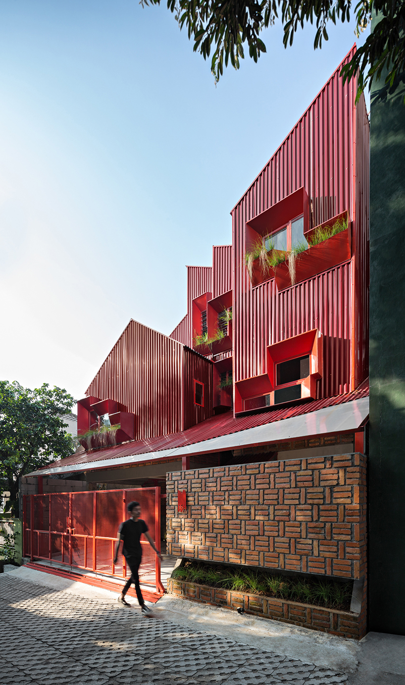 Red Corrugated Metal Houses Red Blue Corrugated Iron House Street