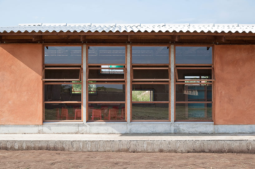 bauen fur orange farm opens the mzamba schools in south africa