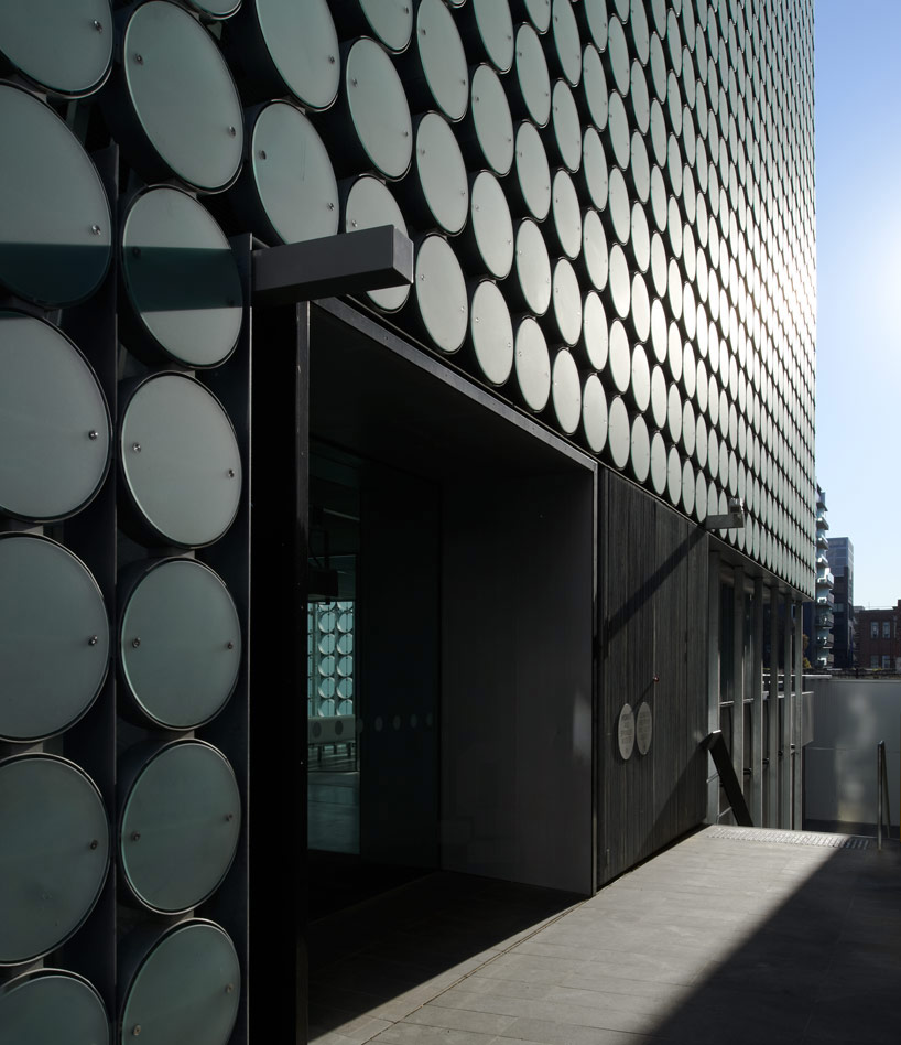 RMIT design hub sports an operable glass and steel facade : 네이버 블로그