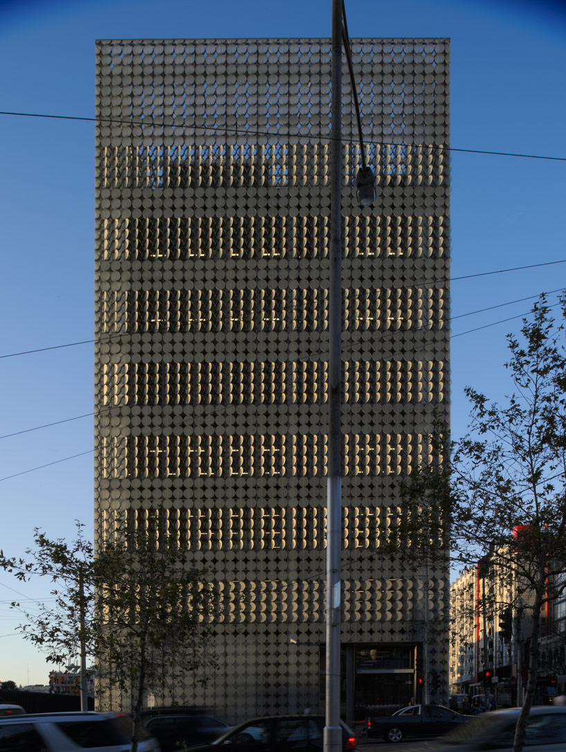 RMIT design hub sports an operable glass and steel facade : 네이버 블로그