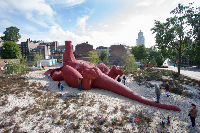 florentijn hofman realizes giant climbable aardvark