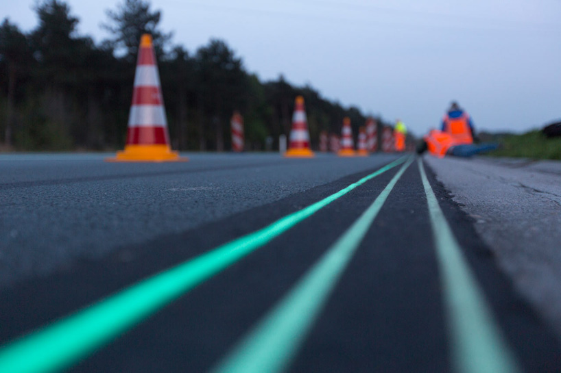 daan roosegaarde's glow-in-the-dark smart highway opens in the netherlands