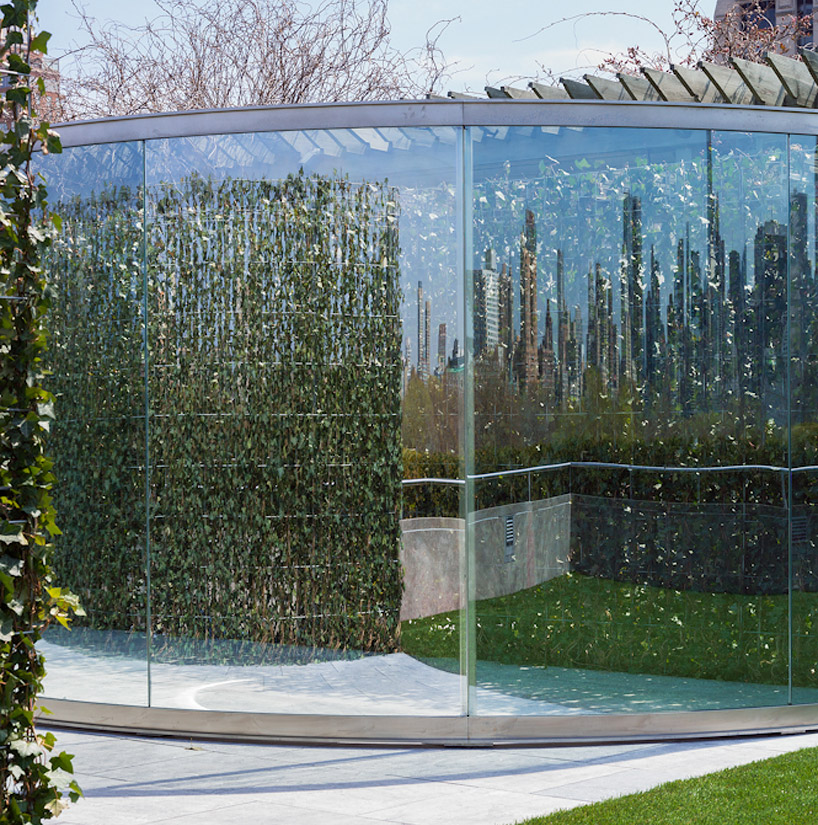 dan graham mirrors the NYC skyline on the metropolitan museum's roof