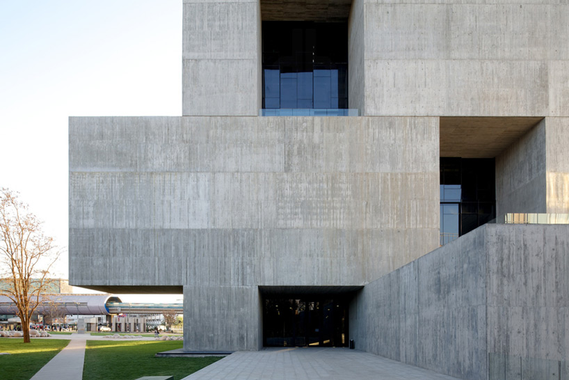 elemental casts concrete innovation center in chile around open core