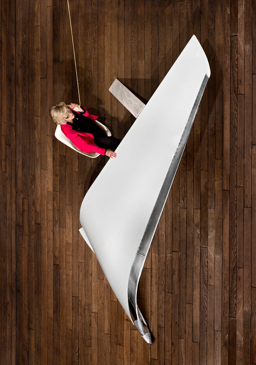 les ateliers flown turns boeing 737 winglet into cantilevered desk
