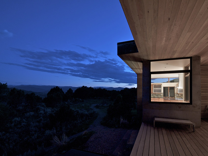 black shack architects build the metal-clad stirling ranch house
