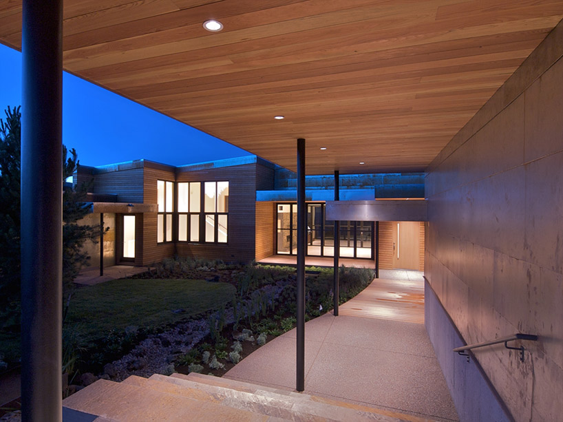 black shack architects build the metal-clad stirling ranch house