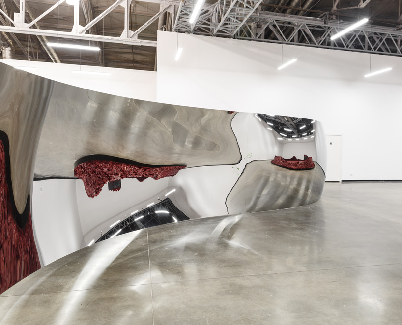 anish kapoor exhibits wax works, voids and mirrors for first solo show ...