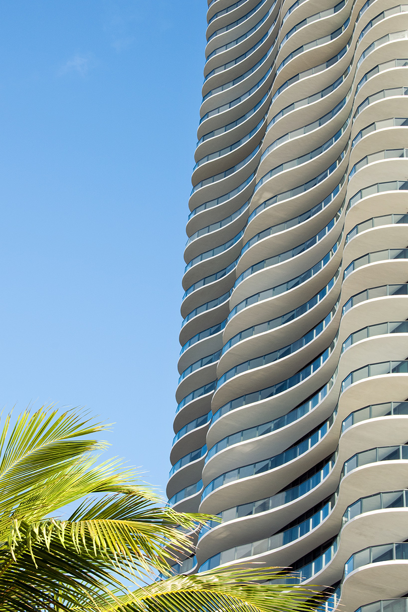 regalia condominium tower in florida by arquitectonica