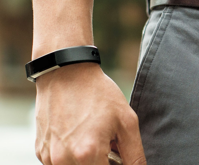 fitbit alta all-day wearable focuses on users with ever-changing styles