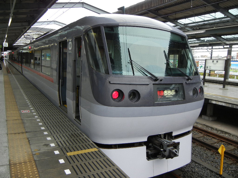 kazuyo sejima to design a japanese express train
