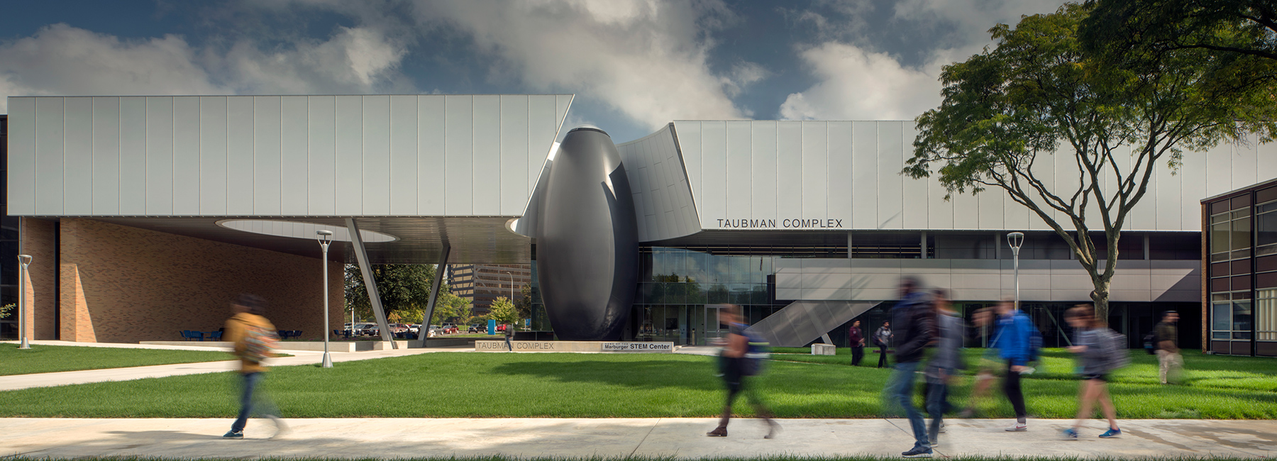 morphosis architects builds taubman complex in michigan