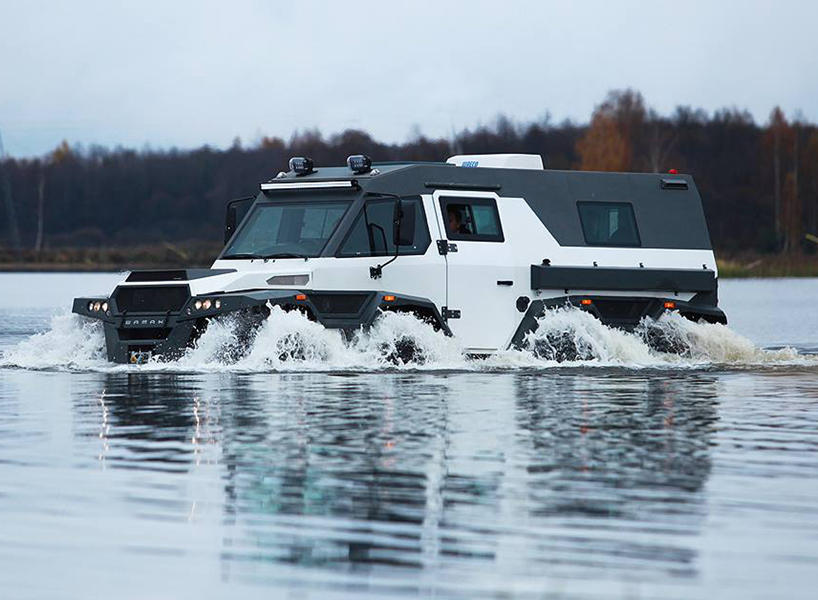 the avtoros shaman 8x8 is an amphibious all-terrain vehicle