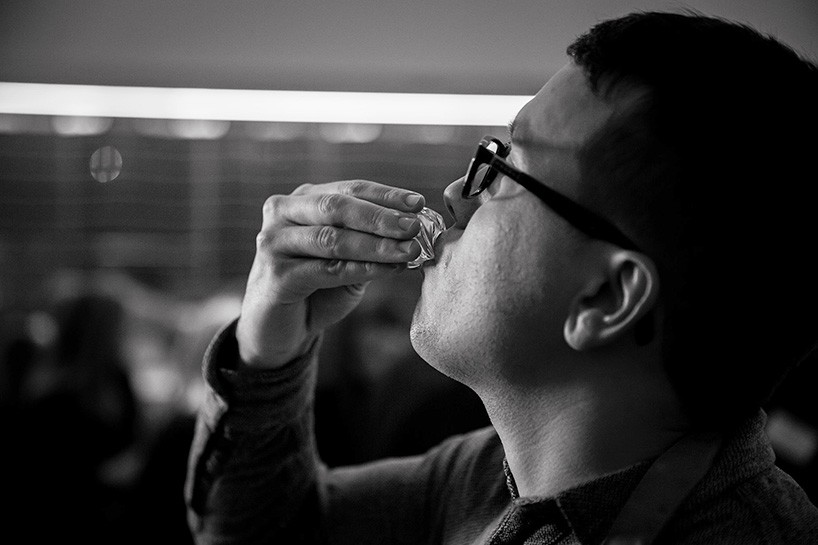 the ooho! edible water bubble gets set to replace plastic bottles