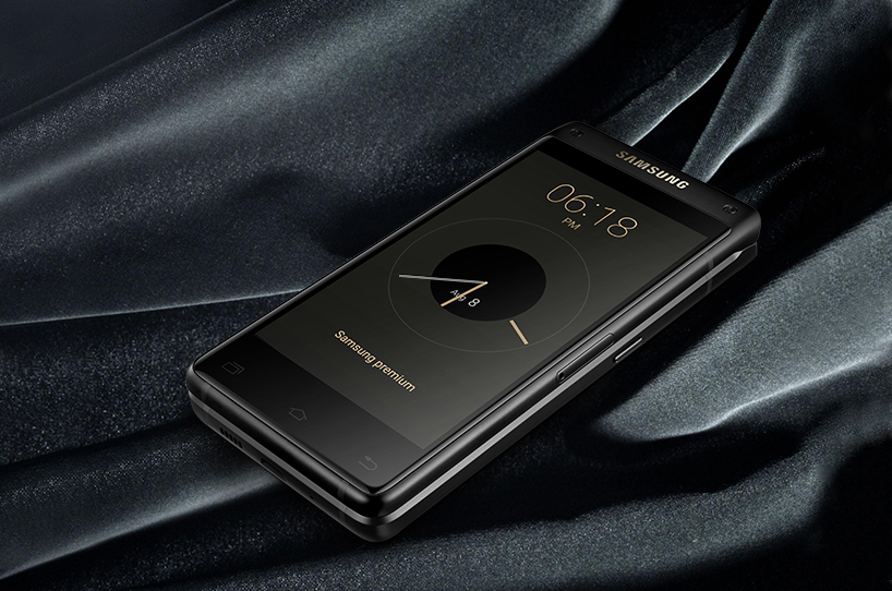 samsung leader 8 is a smart flip phone that references the noughties