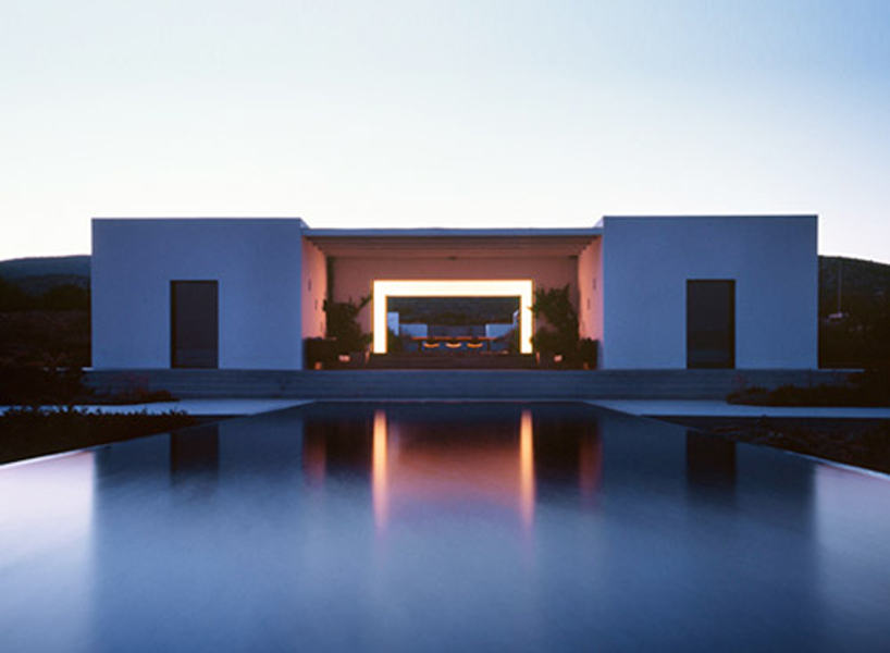 the house emerges from the landscape, which evolves linearly as an ...