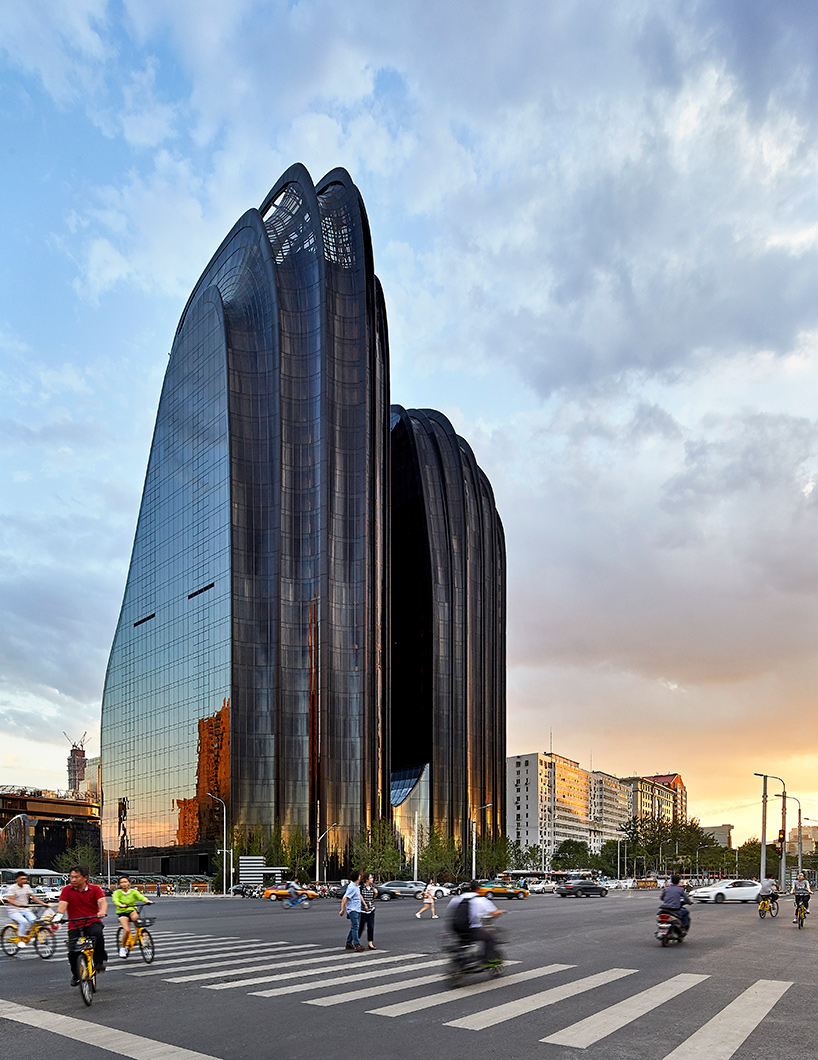 MAD architects completes beijing's chaoyang park plaza complex