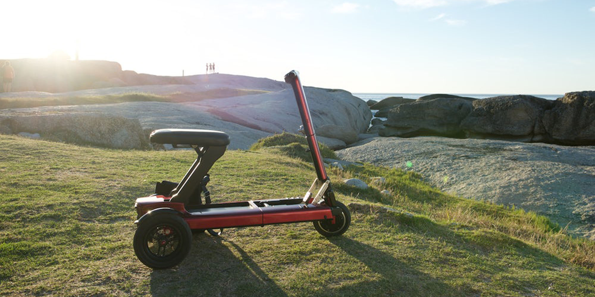 relync's R1 electric scooter folds down to the size of a compact suitcase