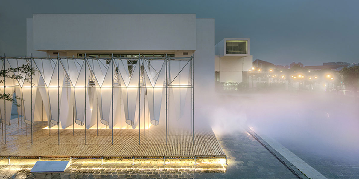 serendipity studio's 'mist encounter' installation is never the same