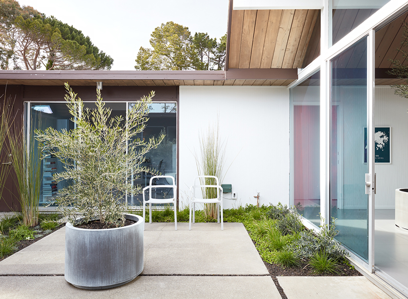 the architects transformed the mid-century modernist home into a ...