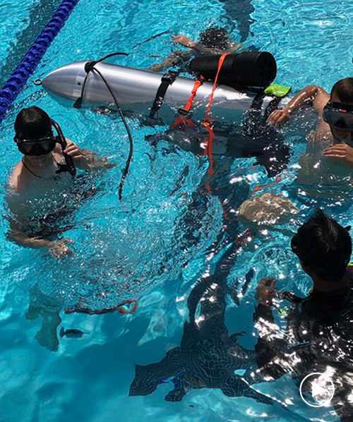 elon musk attempts to aid thai cave rescue with spaceX submarine