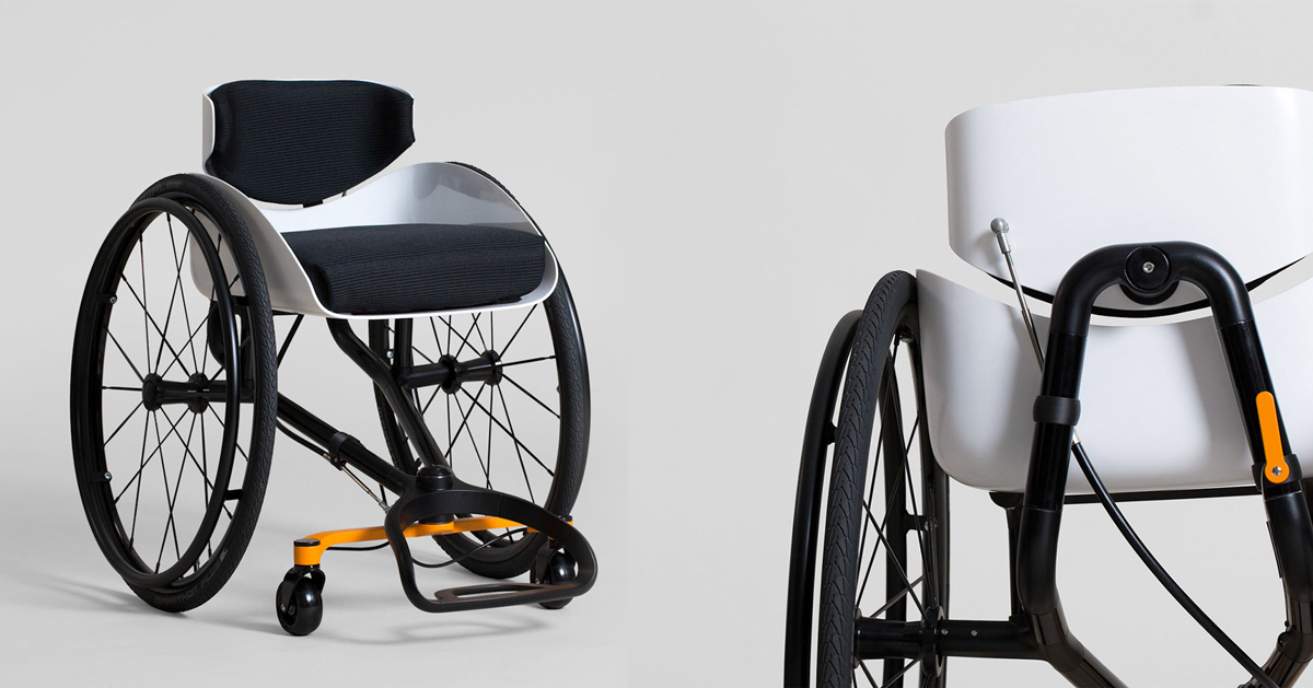 the backrest of this wheelchair doubles up as the steering wheel