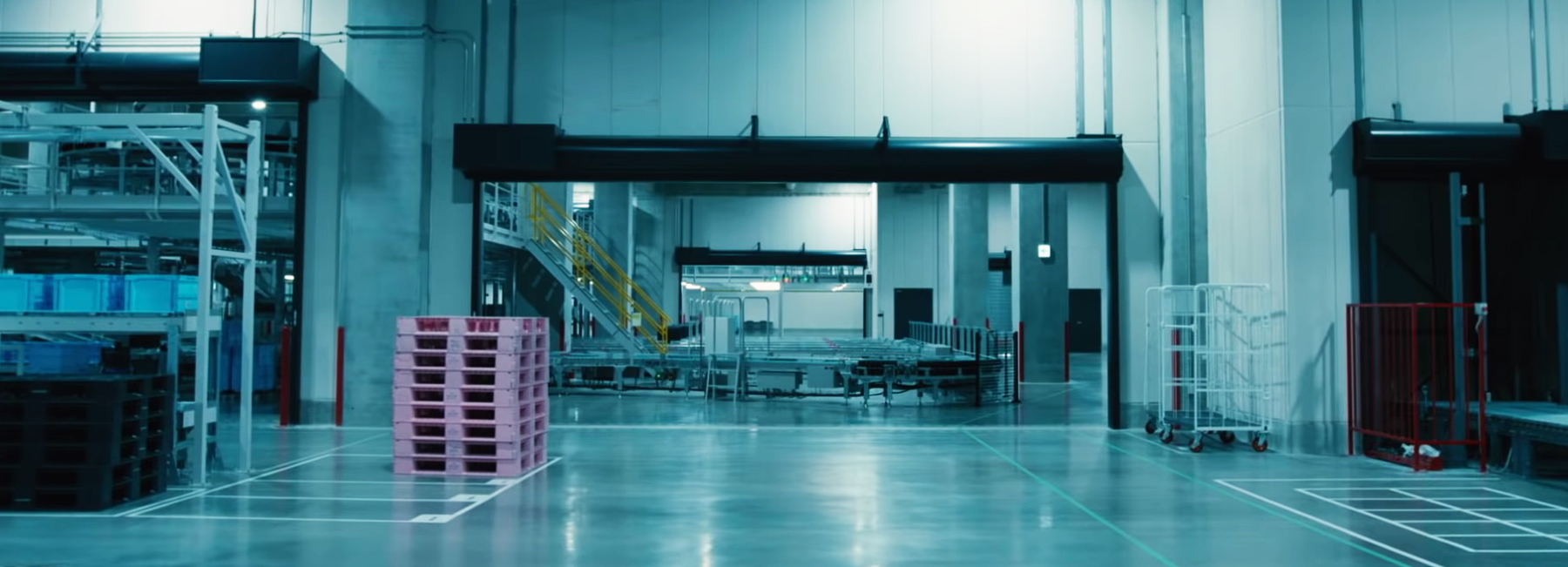 uniqlo warehouse replaces 90% of staff with robots offering a glimpse ...