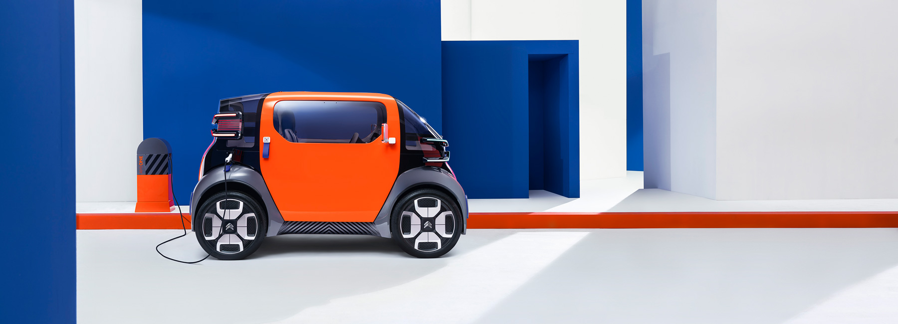 the citroen ami one concept is an electric car that requires no licence
