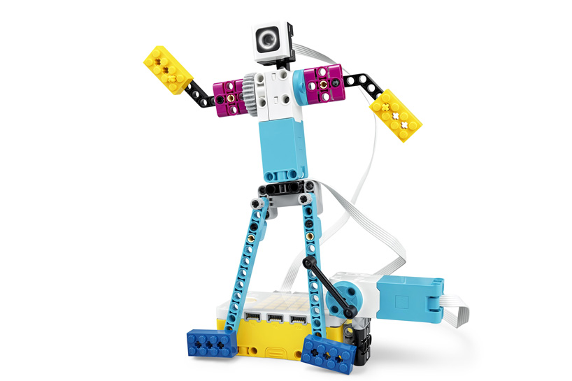 lego-spike-prime-robots-education-designboom-5 | designboom.com