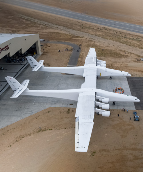 the world's biggest plane: watch the first test flight of stratolaunch